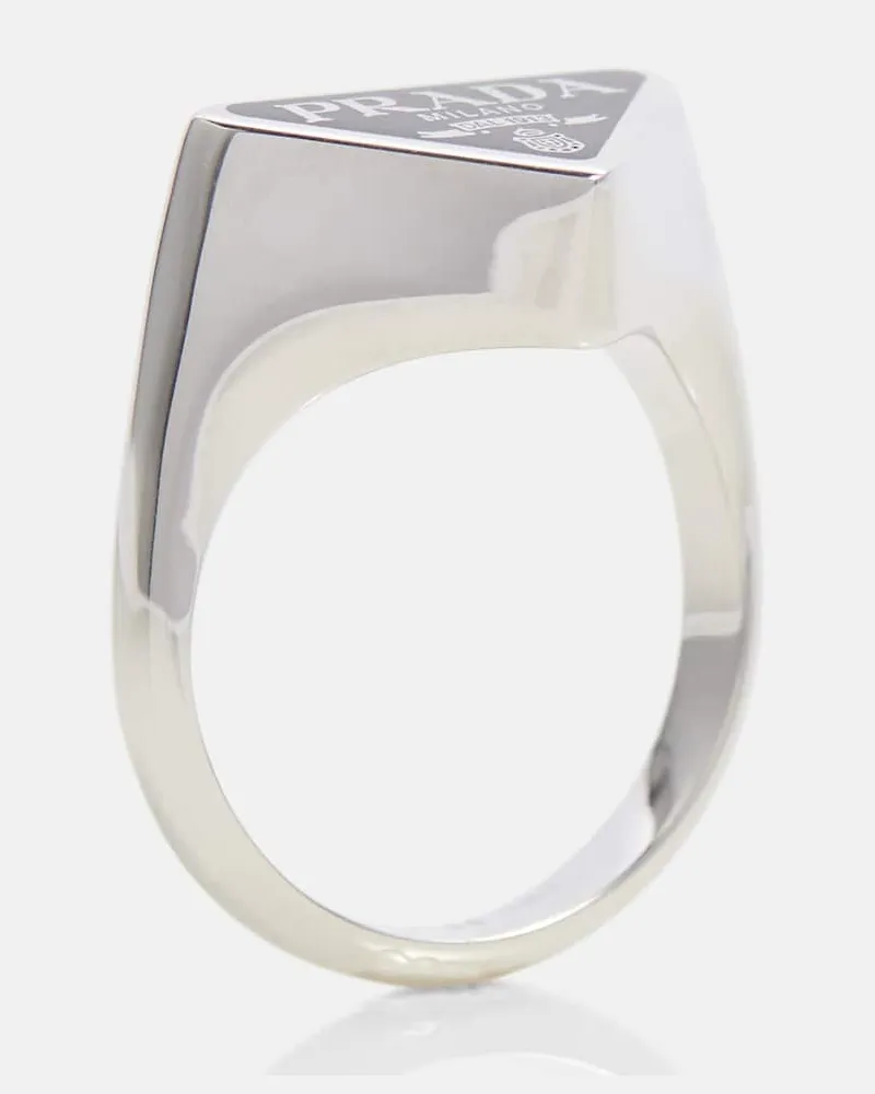 Prada ring store